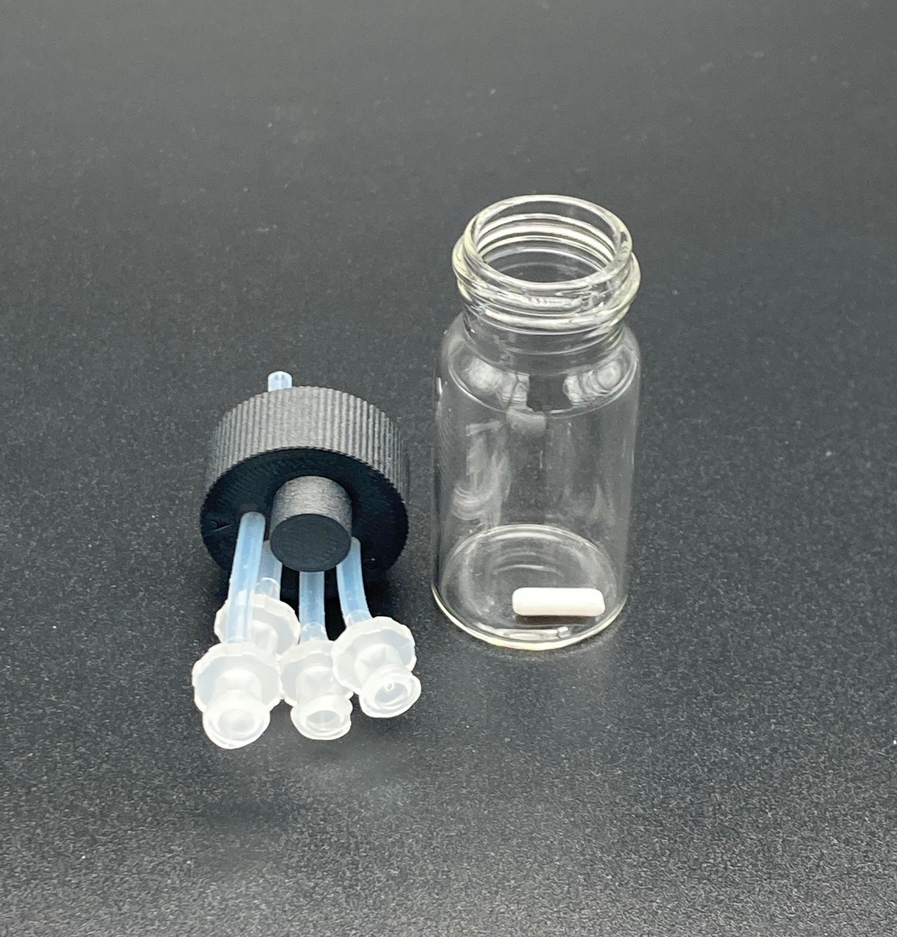 20ml glass vial, cap with ports, and stir bar | Pioreactor